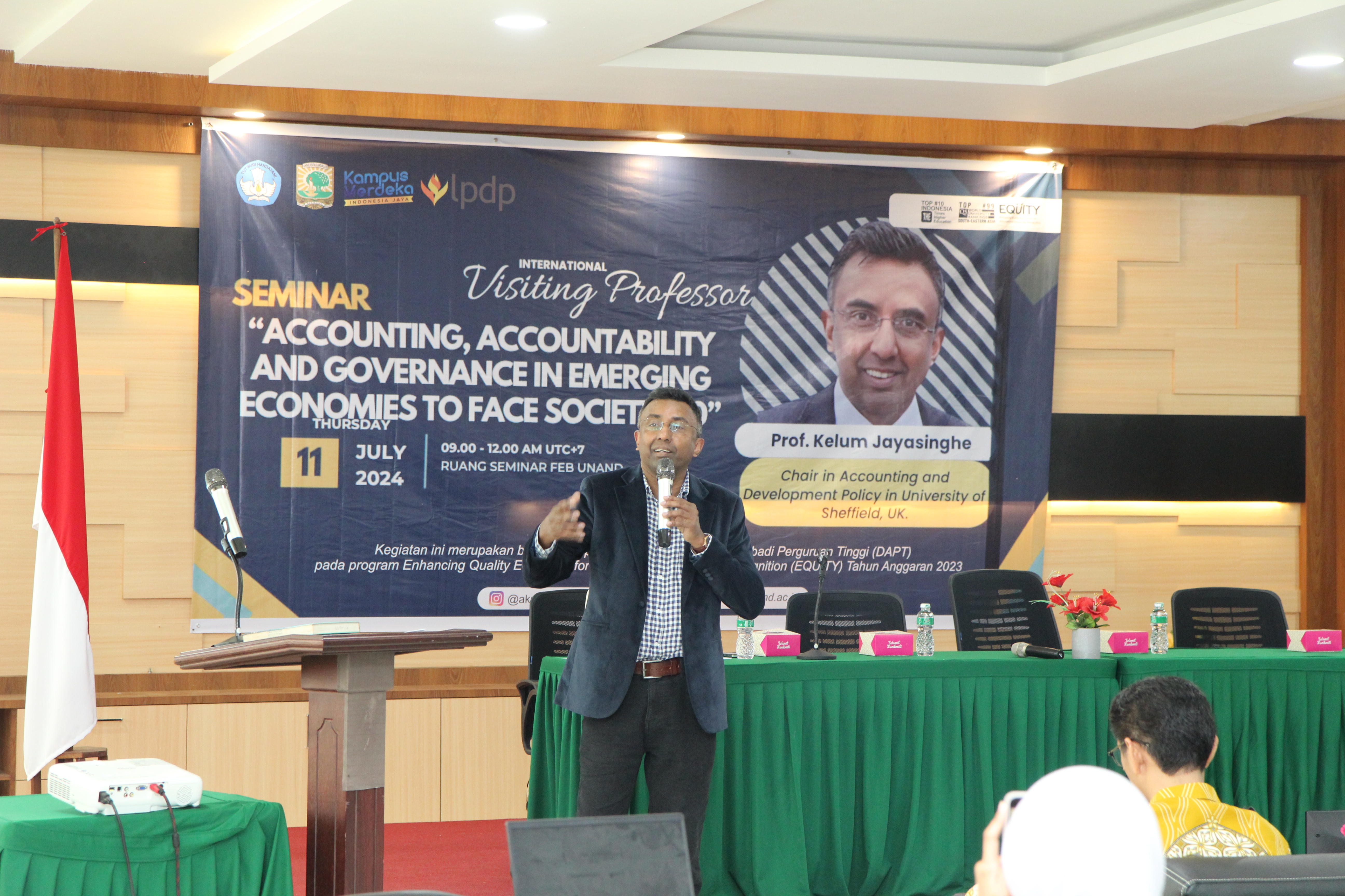 Prof. Kelum Jayasinghe Menjadi Visiting Professor di FEB Unand ...